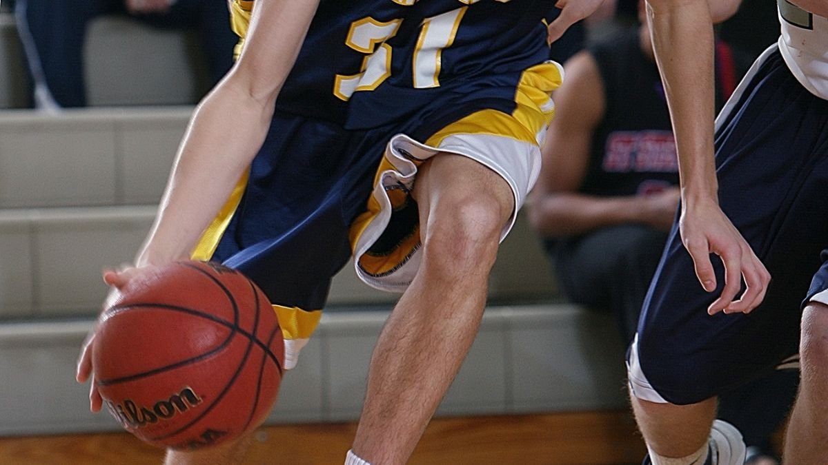 Dribble Moves: Techniques for Separating from Defenders - Sporator